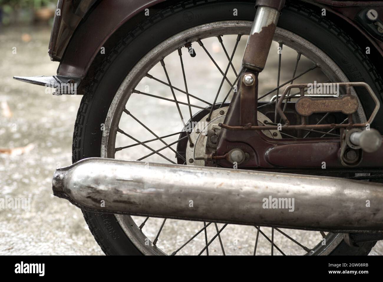 Motorcycle bicycle vintage hi-res stock photography and images - Alamy