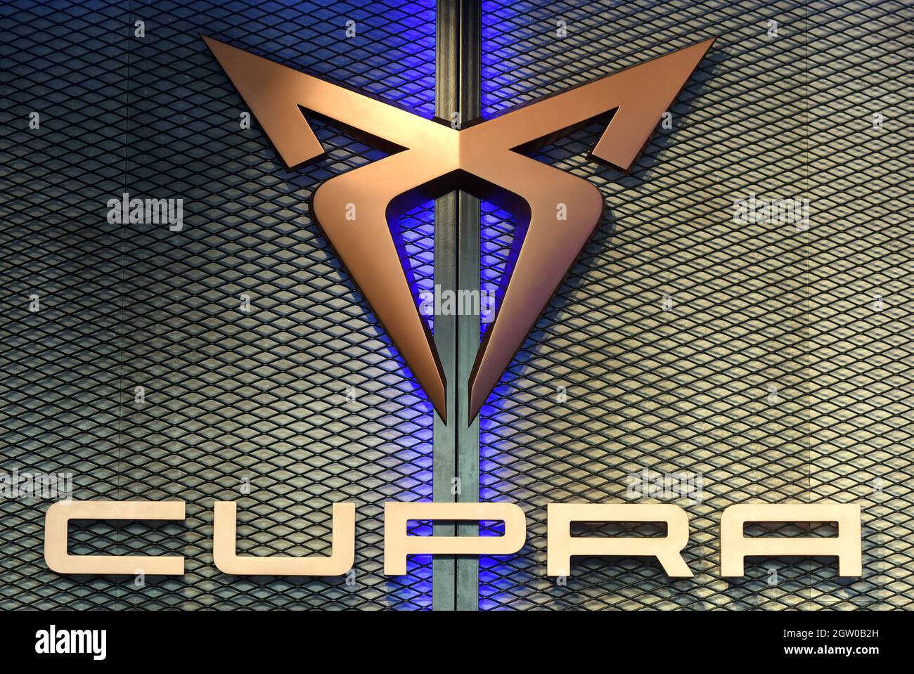 Cupra logo hi-res stock photography and images - Alamy