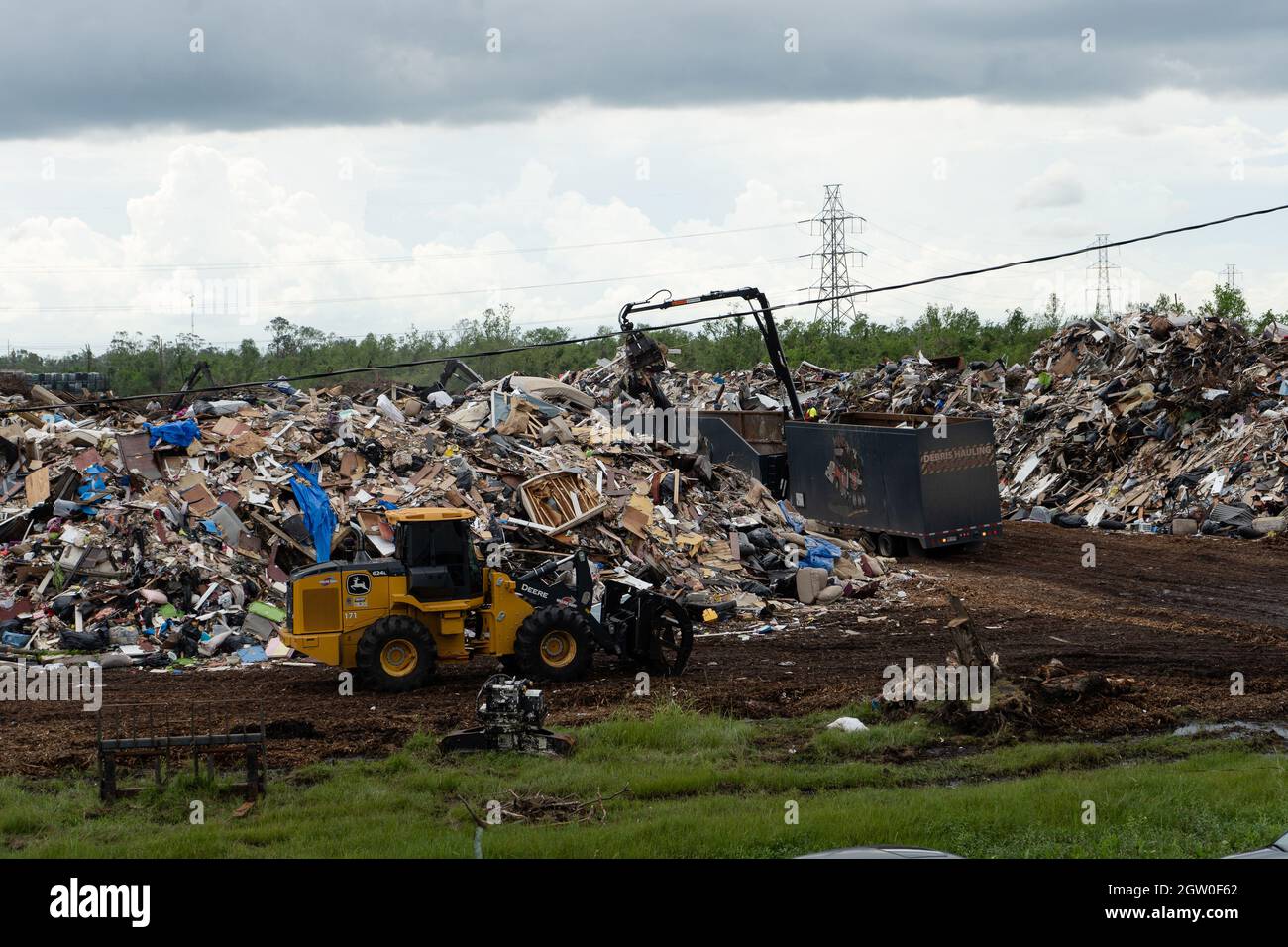 U s army personnel clean hi-res stock photography and images - Alamy