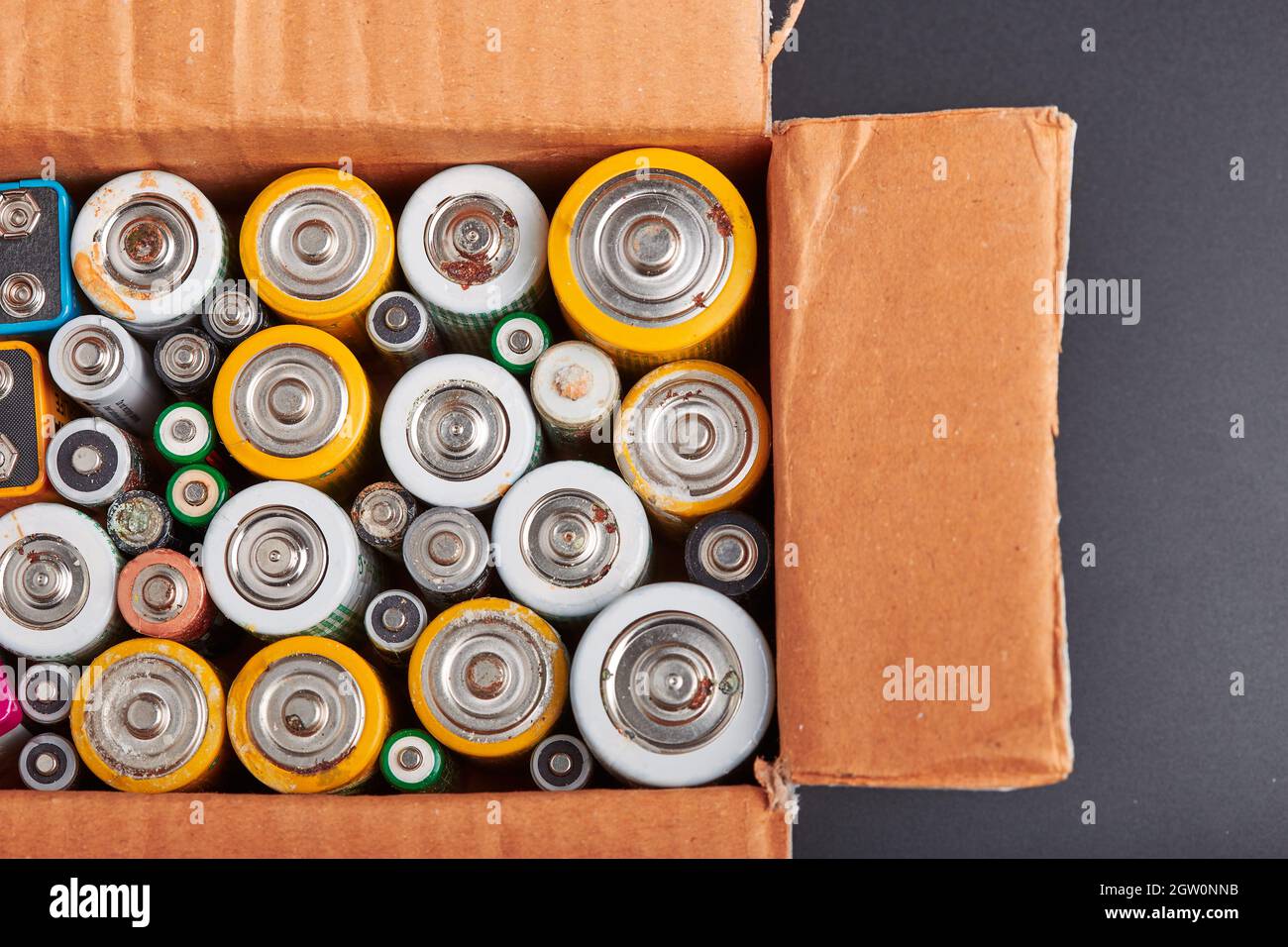 How to re cycle old batteries hi-res stock photography and images - Alamy