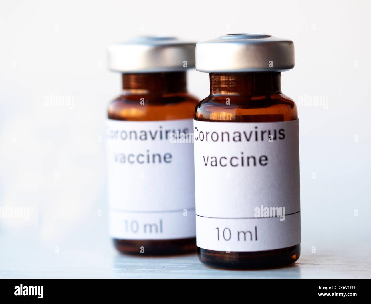 Pill bottle no lid hi-res stock photography and images - Alamy