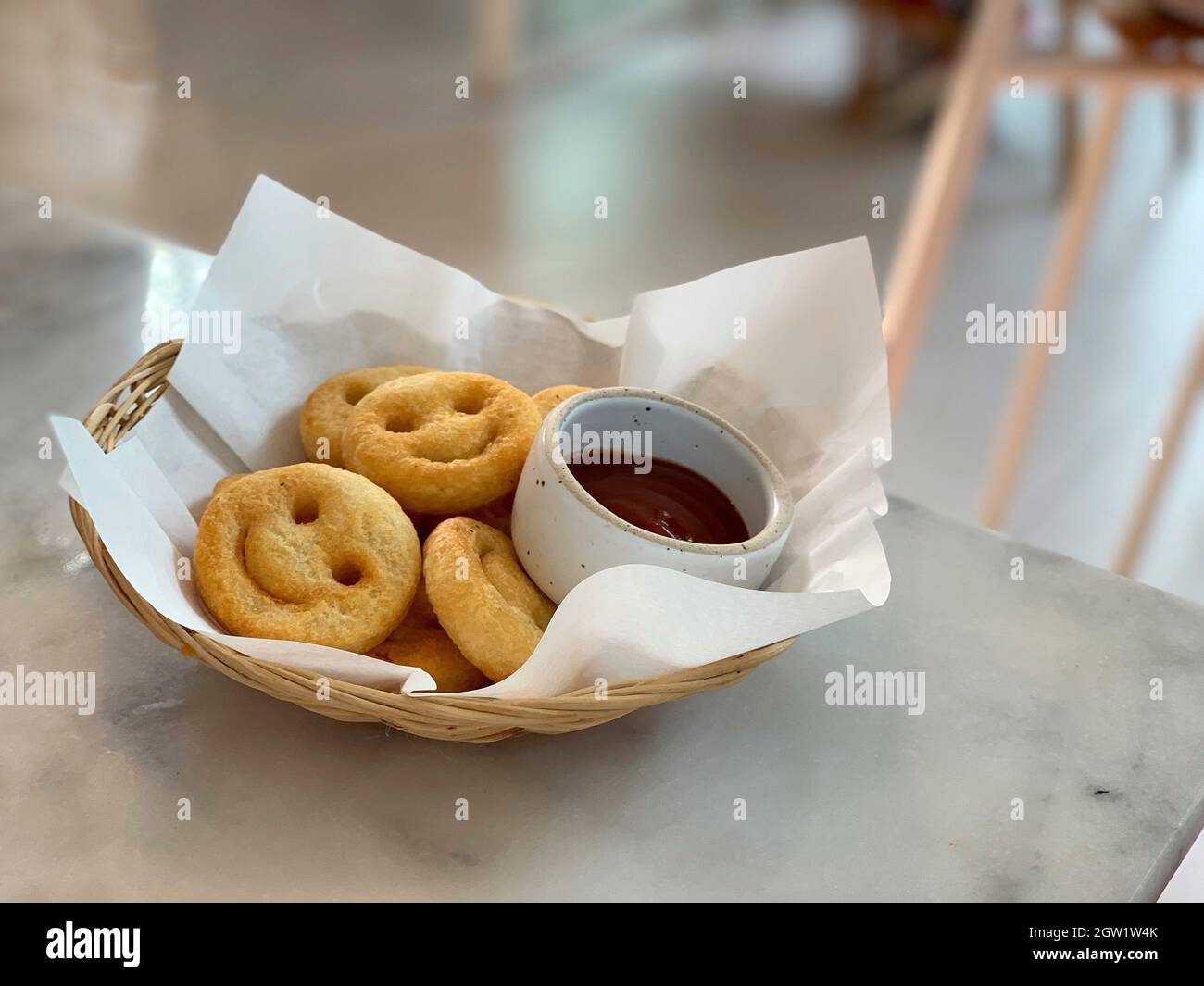 Smiley french fries hi-res stock photography and images - Alamy