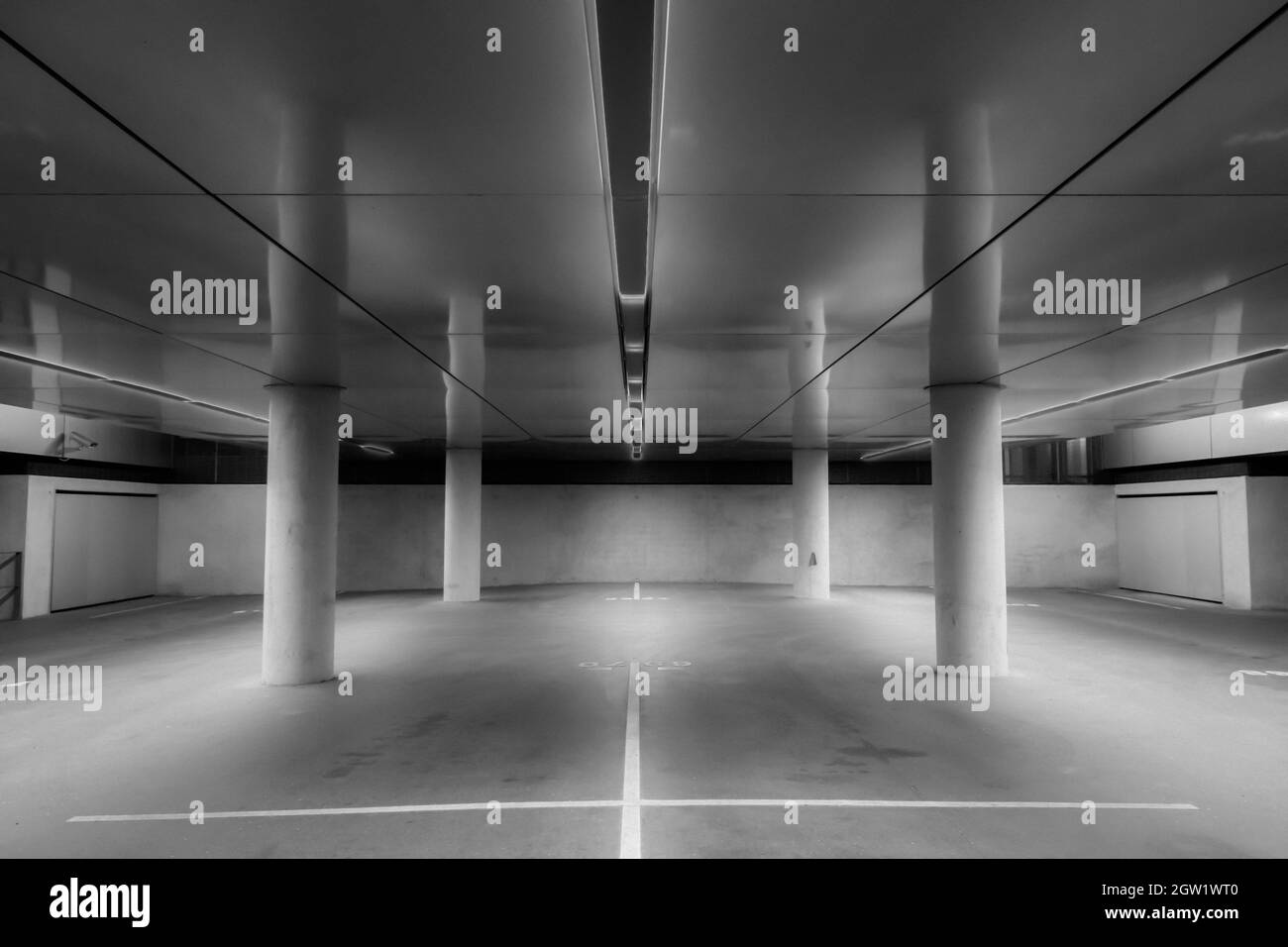 Parking lot architecture Black and White Stock Photos & Images - Alamy