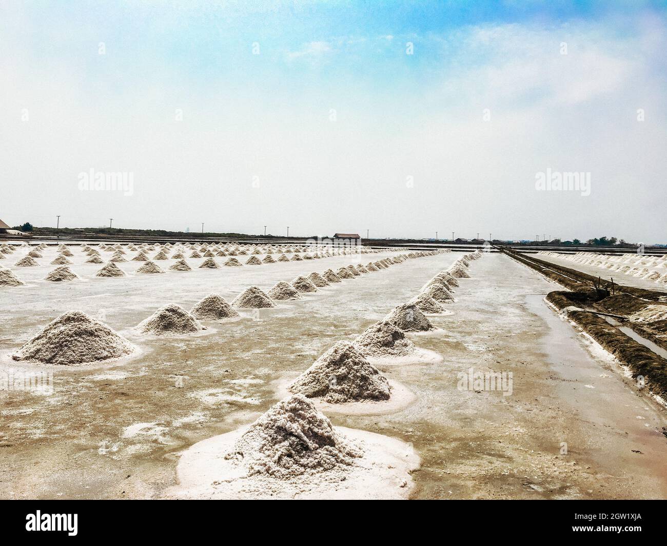 Salt farming hi-res stock photography and images - Alamy