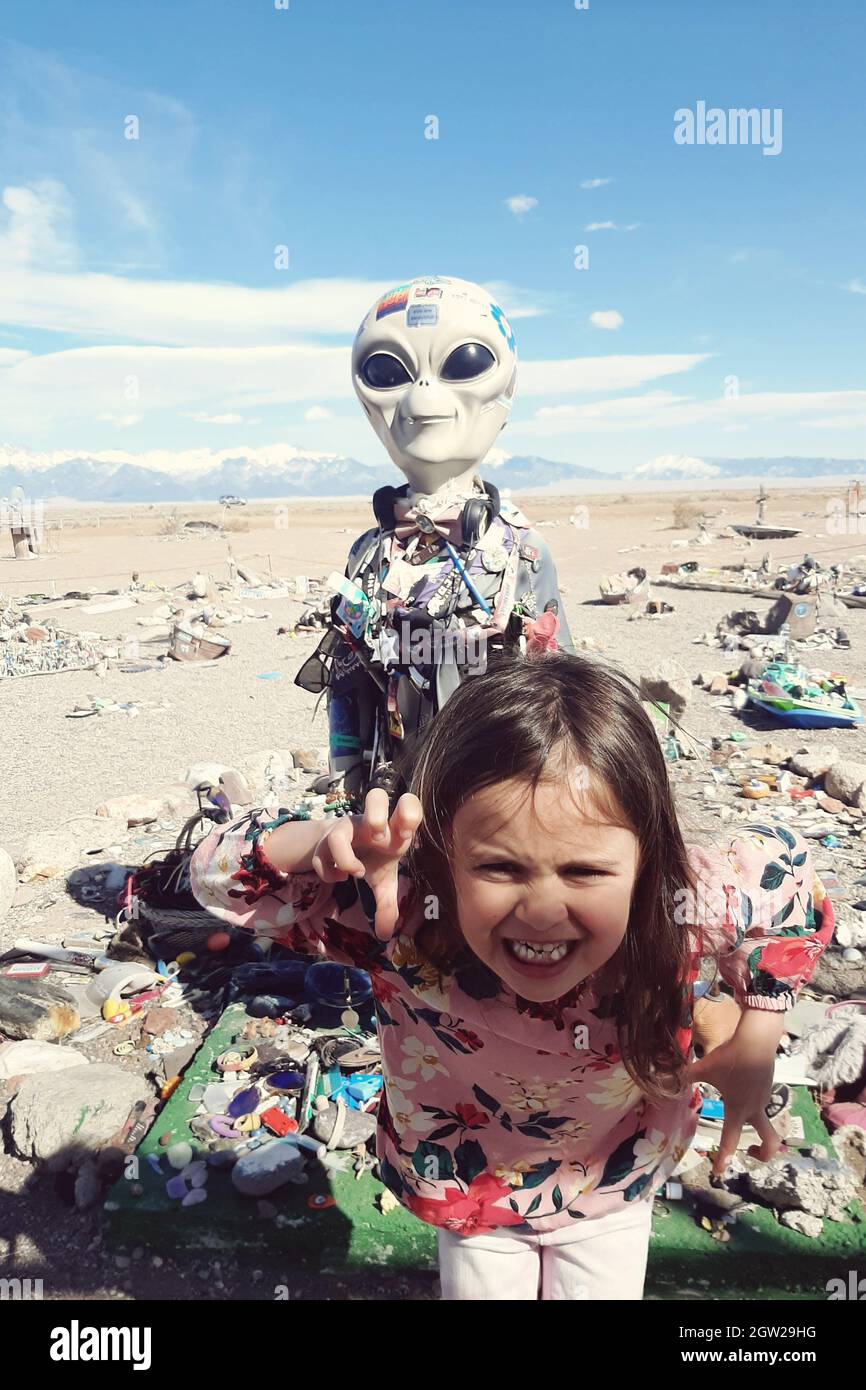 Alien aliens hi-res stock photography and images - Alamy