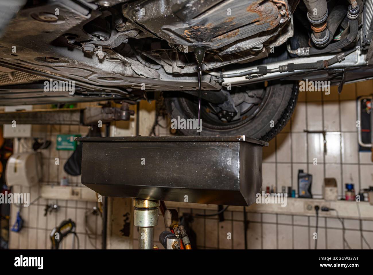 Waste Motor Oil Pan