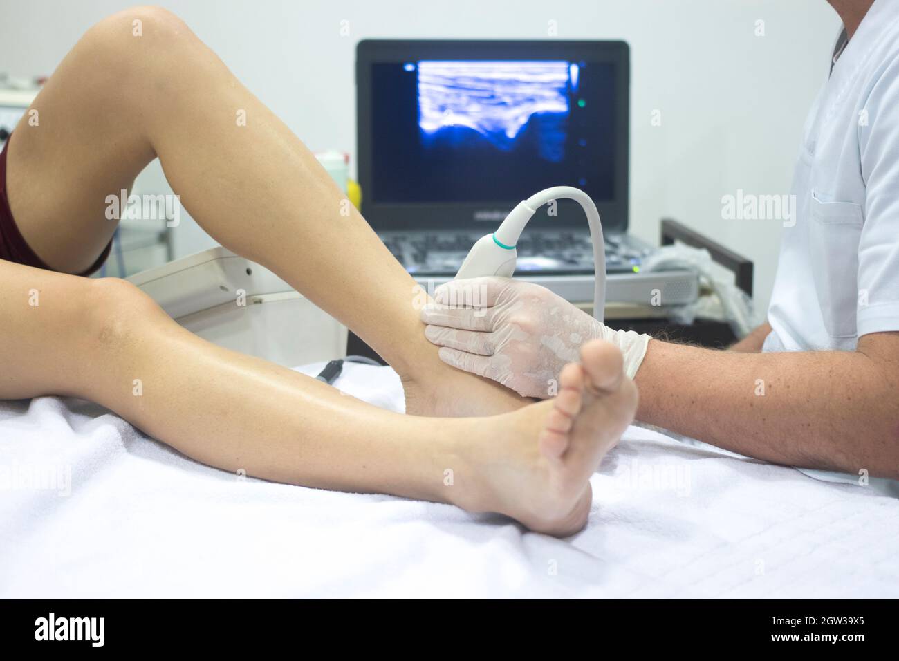 Percutaneous electrolysis hi-res stock photography and images - Alamy