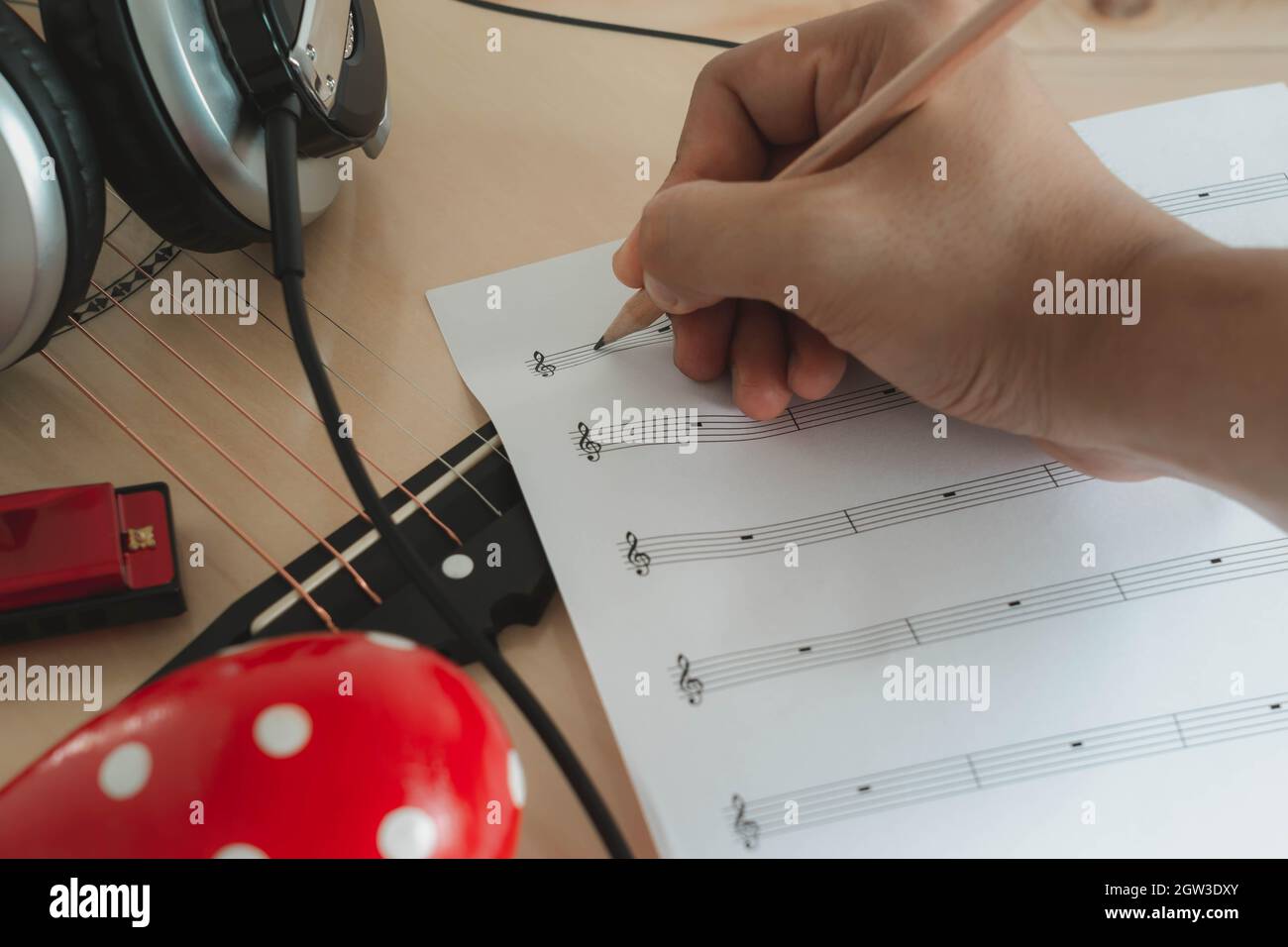 Hand drawing maraca music instrument hi-res stock photography and ...