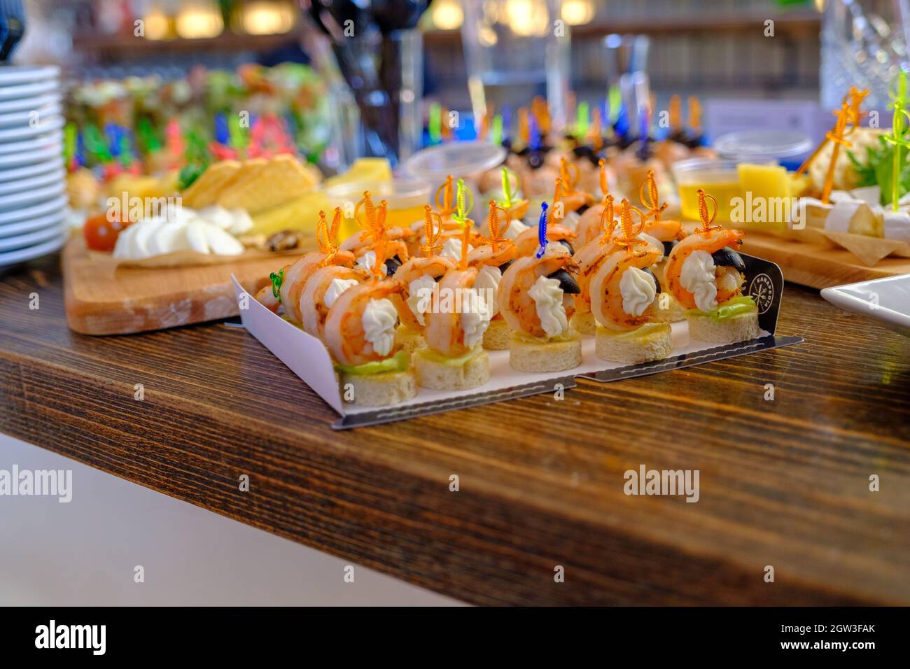 Japanese snack bar counter hi-res stock photography and images - Alamy