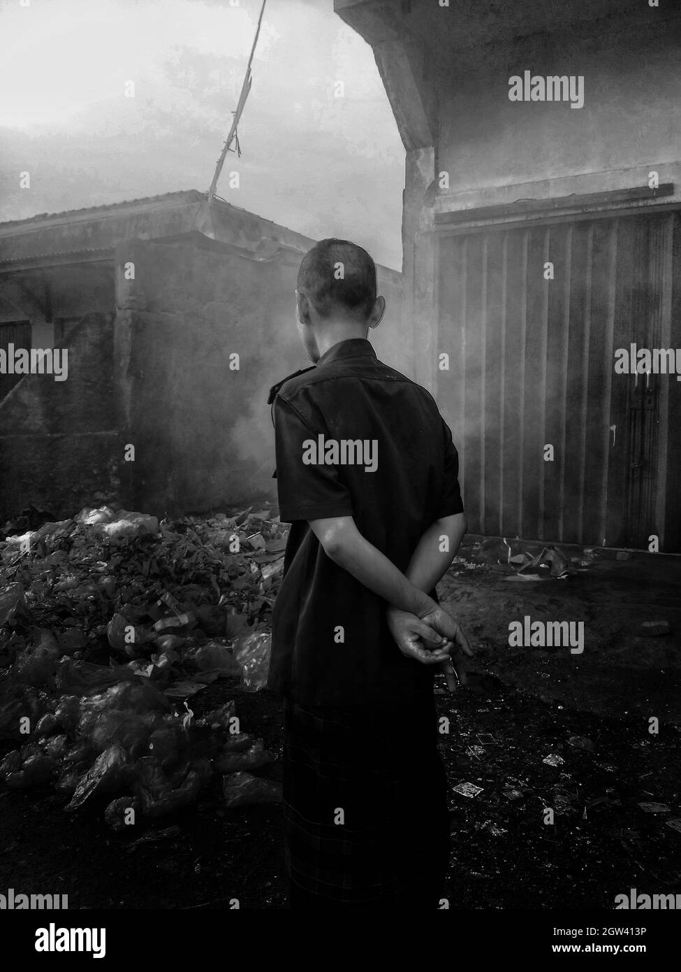 Back view man hands behind his Black and White Stock Photos & Images ...