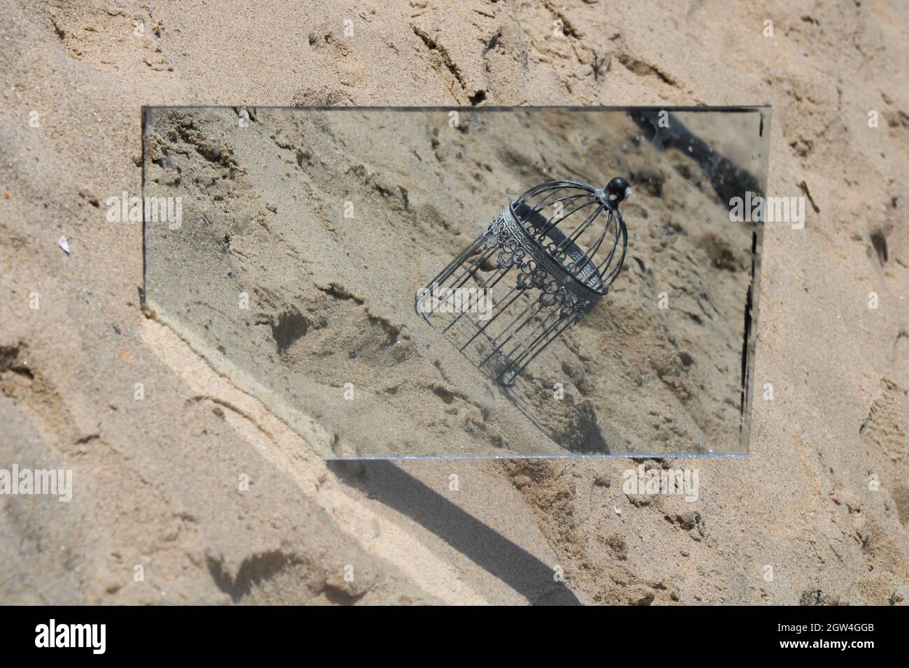 Cage and mirror hi-res stock photography and images - Alamy