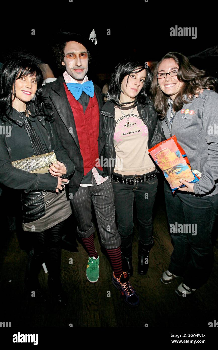 New York, NY, USA. 29 October, 2011. Ali Mroczkowski, Ethan Zohn ...