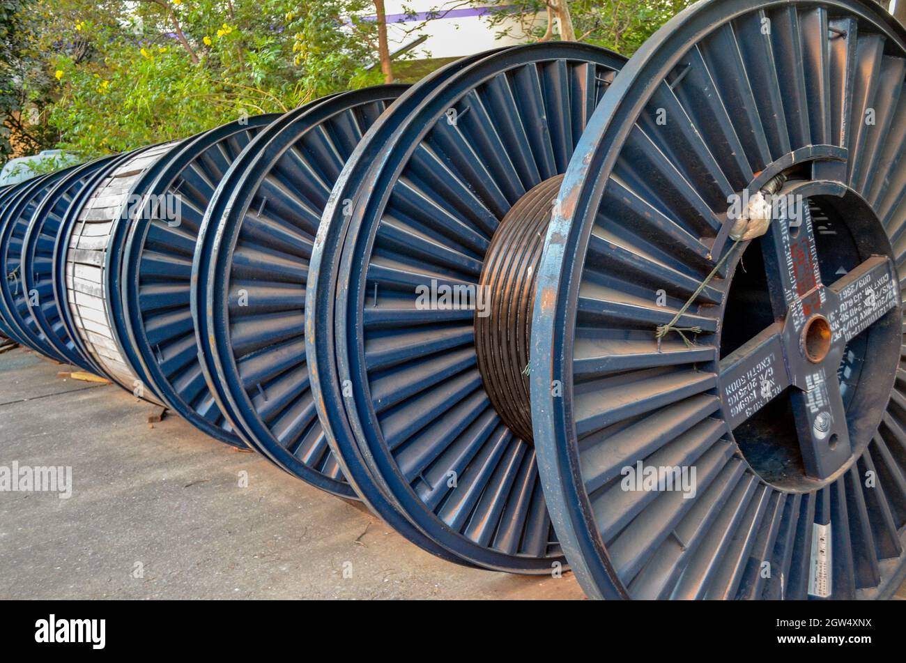 Blacksmith steel wheel hi-res stock photography and images - Alamy