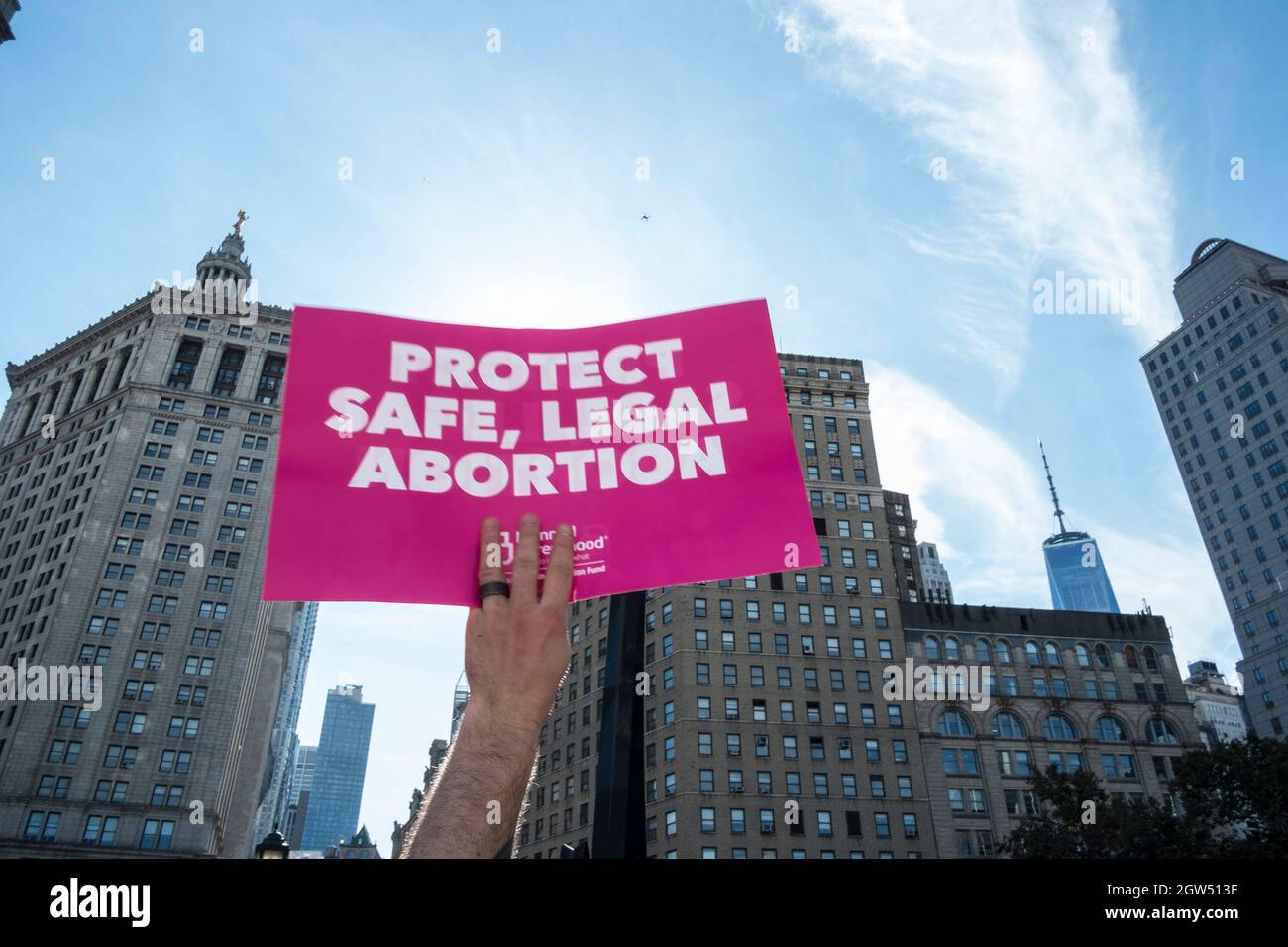 New York, New York, USA. 2nd Oct, 2021. Thousands of demonstrators ...