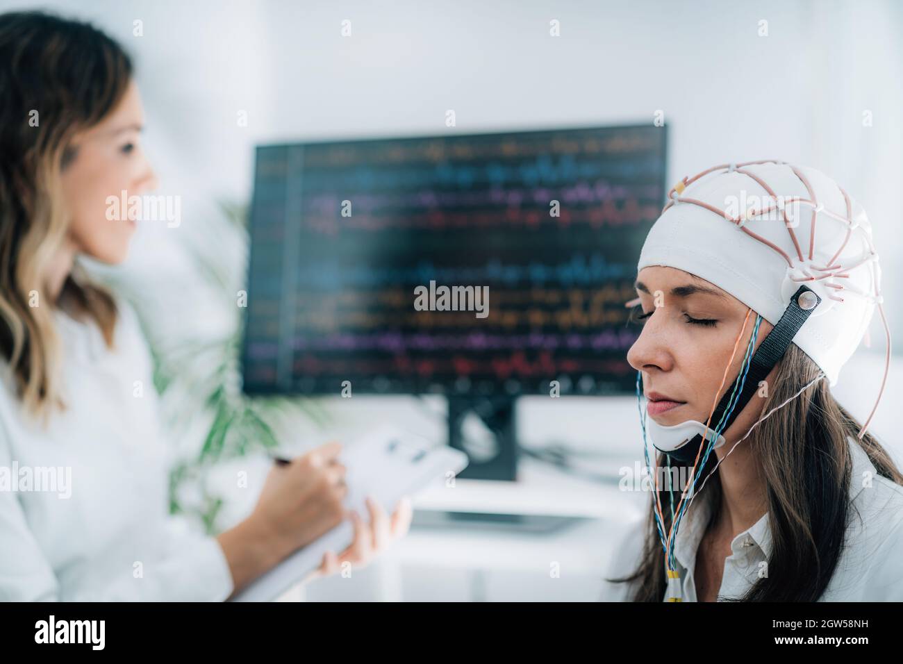 Eeg brain scan hi-res stock photography and images - Alamy