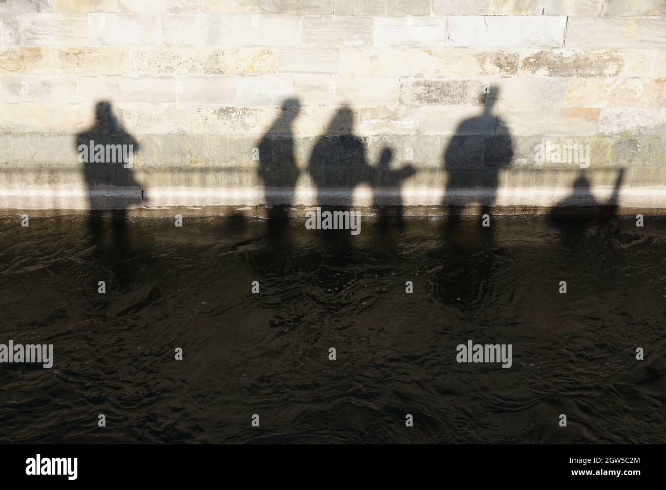 Sinking deep hi-res stock photography and images - Alamy