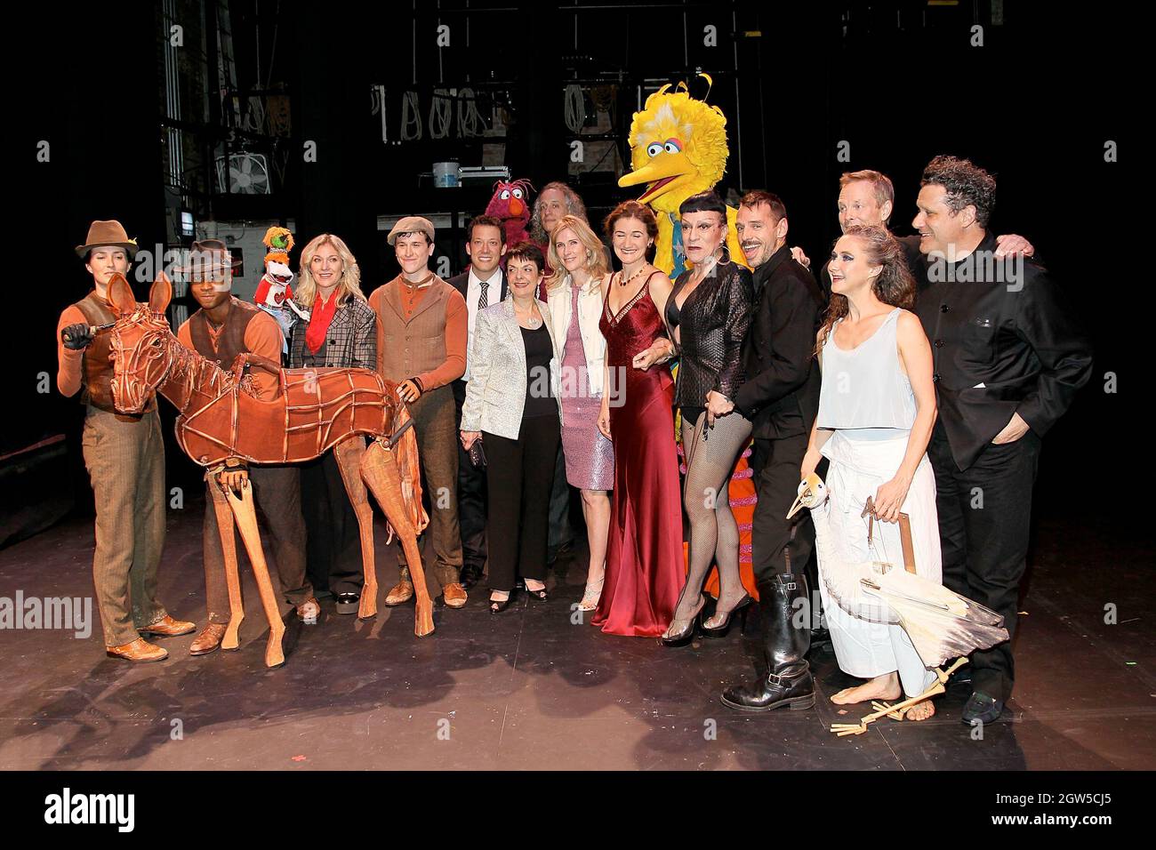 Back stage curtain hi-res stock photography and images - Alamy