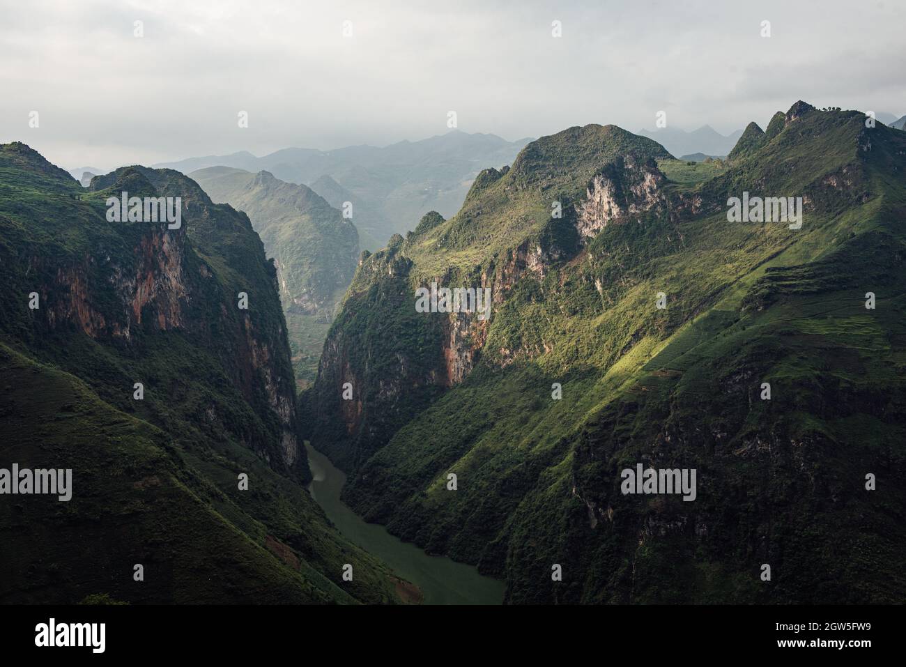 Tu san mountain cliff hi-res stock photography and images - Alamy