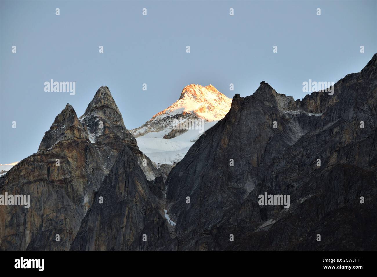 Uttarakhand mountain climbing hi-res stock photography and images - Alamy