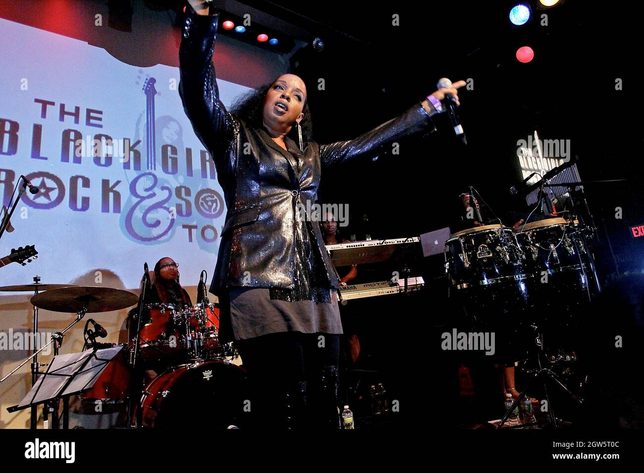 Rah rah girl hi-res stock photography and images - Alamy