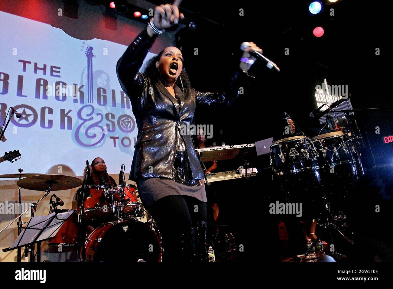 Rah rah girl hi-res stock photography and images - Alamy