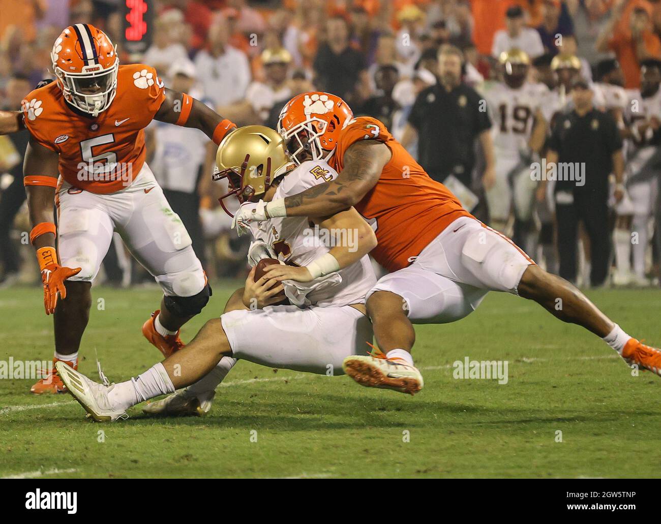 Clemson, SC, USA. 2nd Oct, 2021. Clemson's Xavier Thomas #3 sacks ...