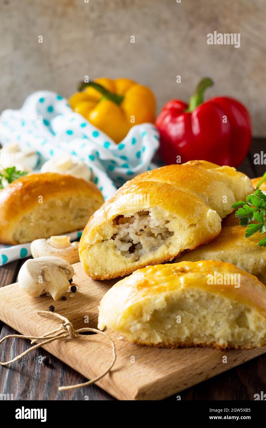 Samosa kibbeh food hi-res stock photography and images - Alamy