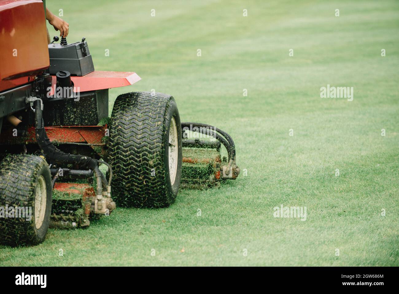 Golf course mowing High Resolution Stock Photography and Images - Alamy