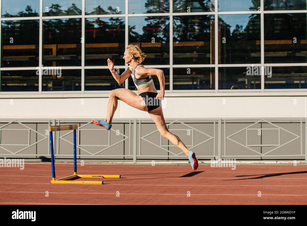 400 Meters Hurdles High Resolution Stock Photography and Images - Alamy