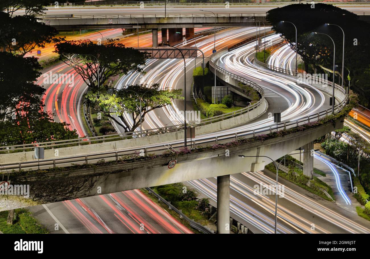 Metropolitan elevated rail road hi-res stock photography and images - Alamy