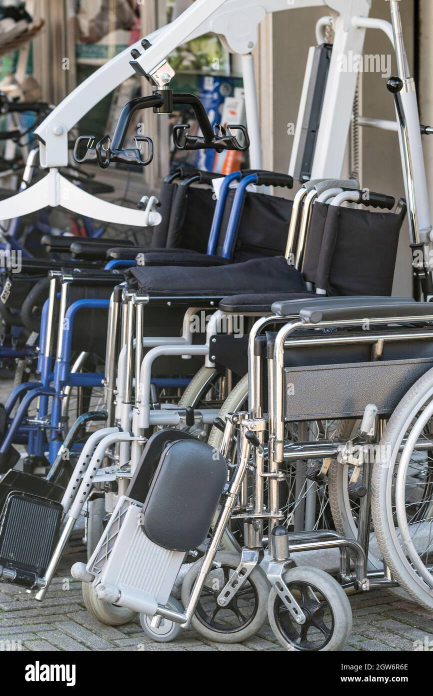 Row of wheelchairs hi-res stock photography and images - Alamy