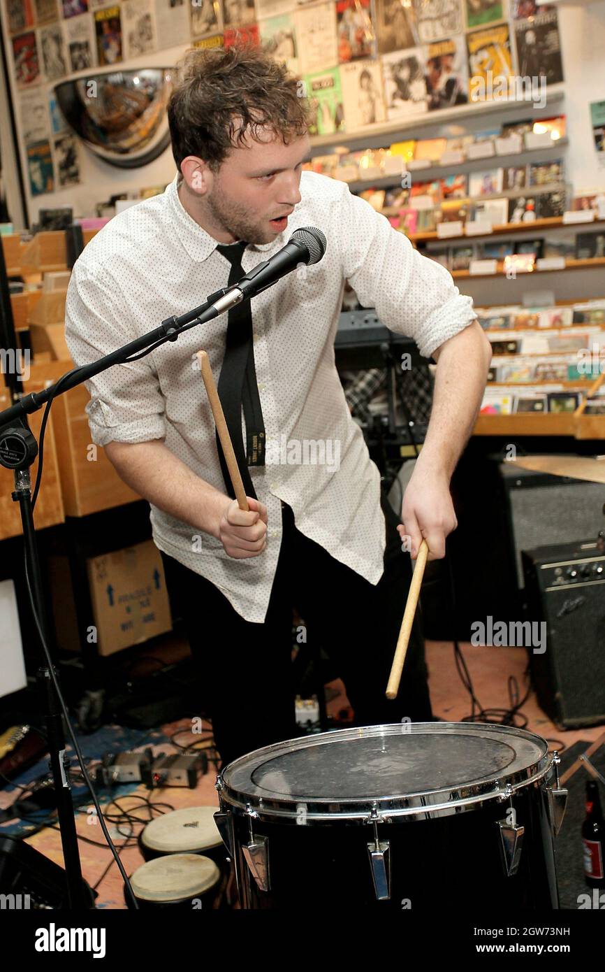 Main singer songwriter performs hi-res stock photography and images - Alamy