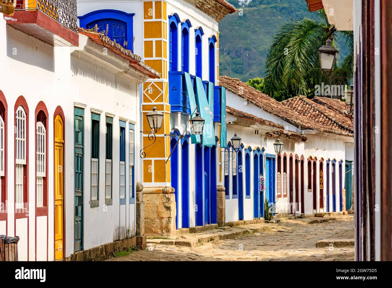 Vintage idyllic neighbourhood hi-res stock photography and images - Alamy