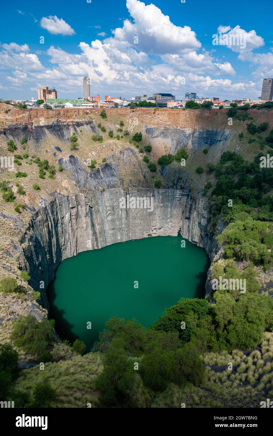 Big cliff dam hi-res stock photography and images - Alamy