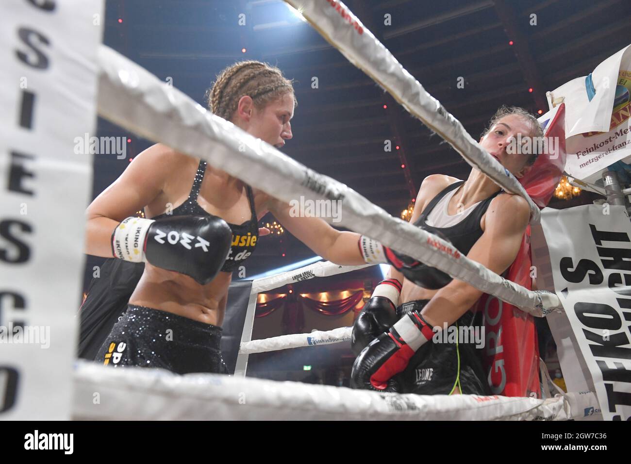 Circus krone bau hi-res stock photography and images - Alamy