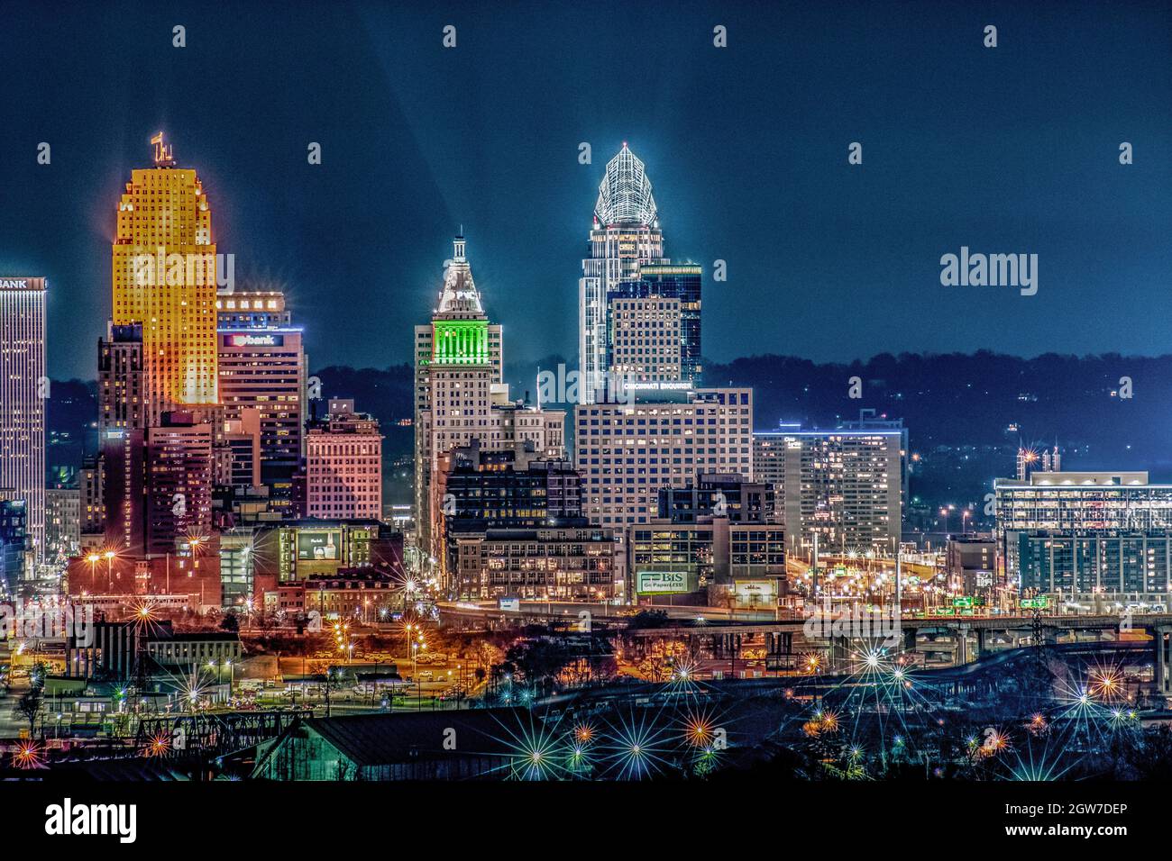 Cincinnati ohio great american tower hi-res stock photography and ...