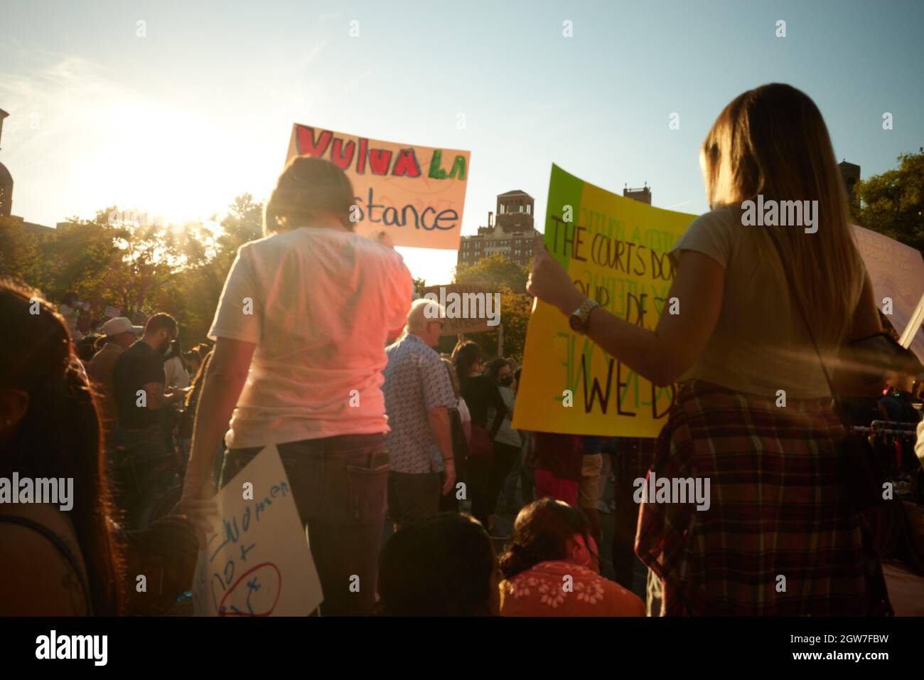 New York, New York, USA. 1st Oct, 2021. Thousands gather for ...