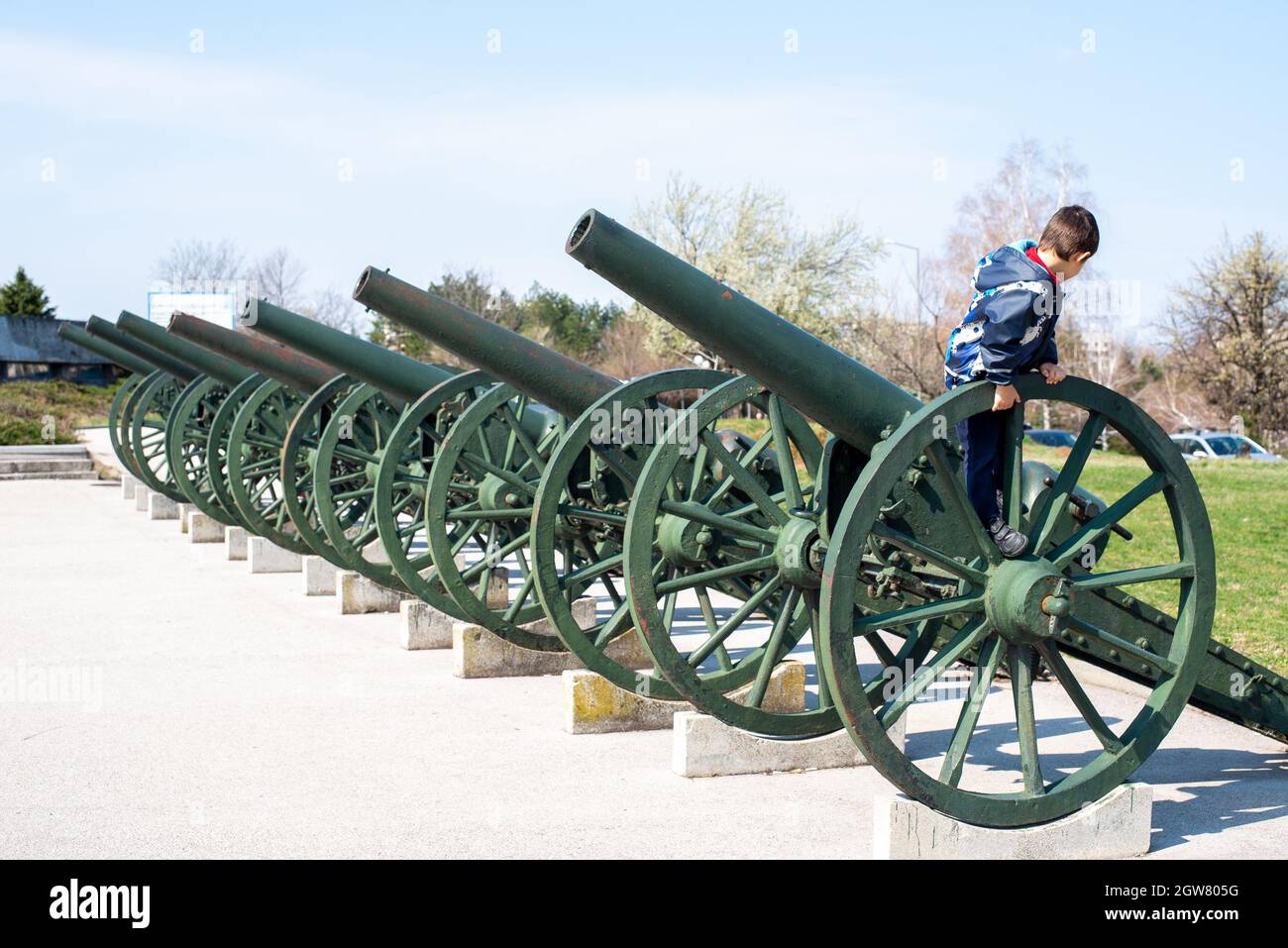 4 cannons hi-res stock photography and images - Alamy