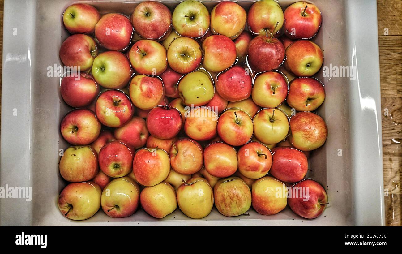 Red apple geometric shape hi-res stock photography and images - Alamy