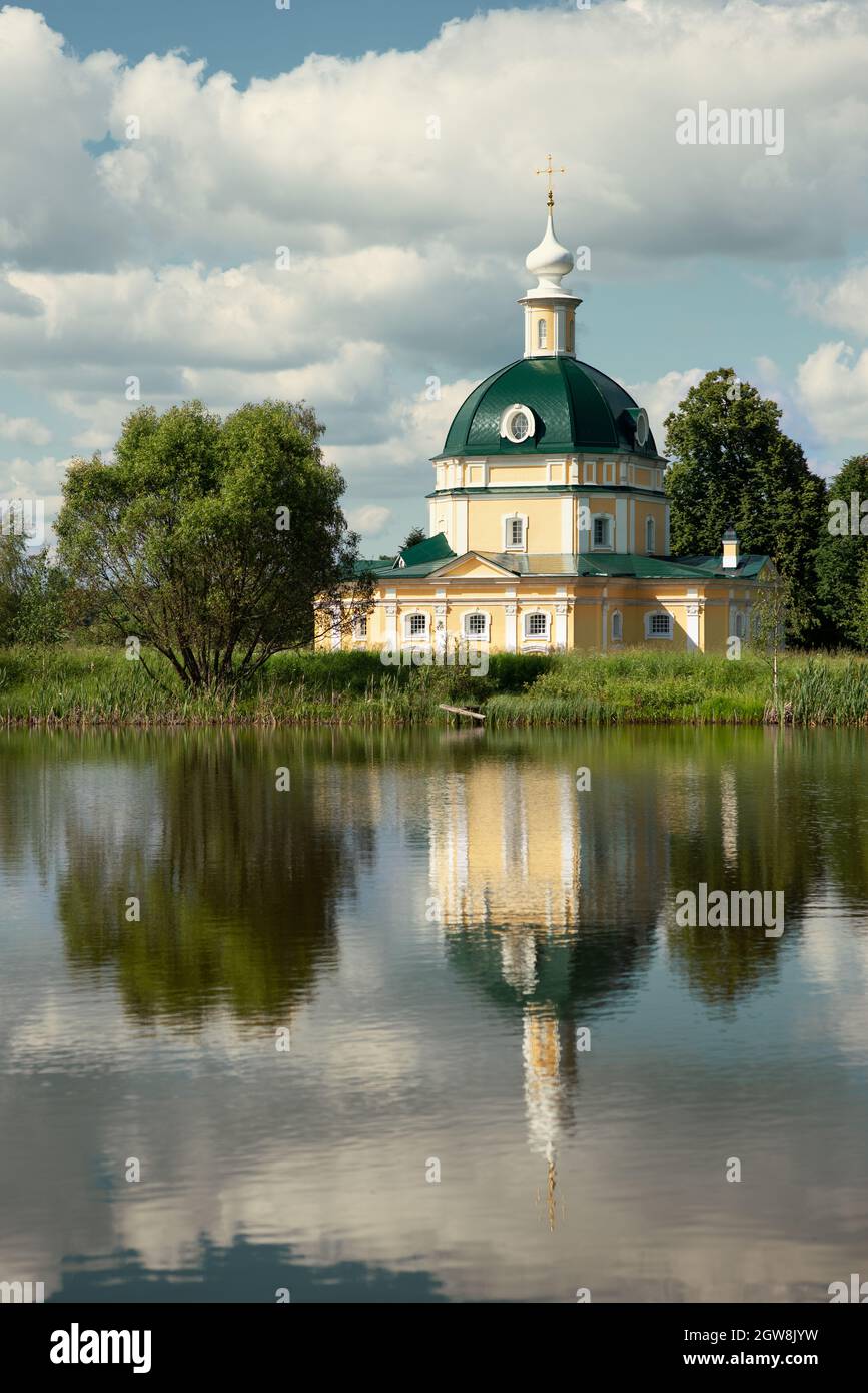 18 century building hi-res stock photography and images - Alamy