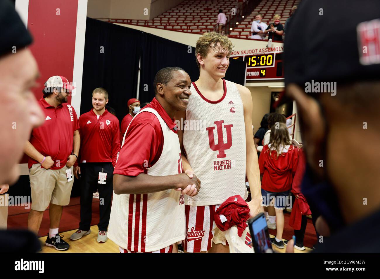 Bloomington, United States. 02nd Oct, 2021. Isiah Thomas (L) poses for ...