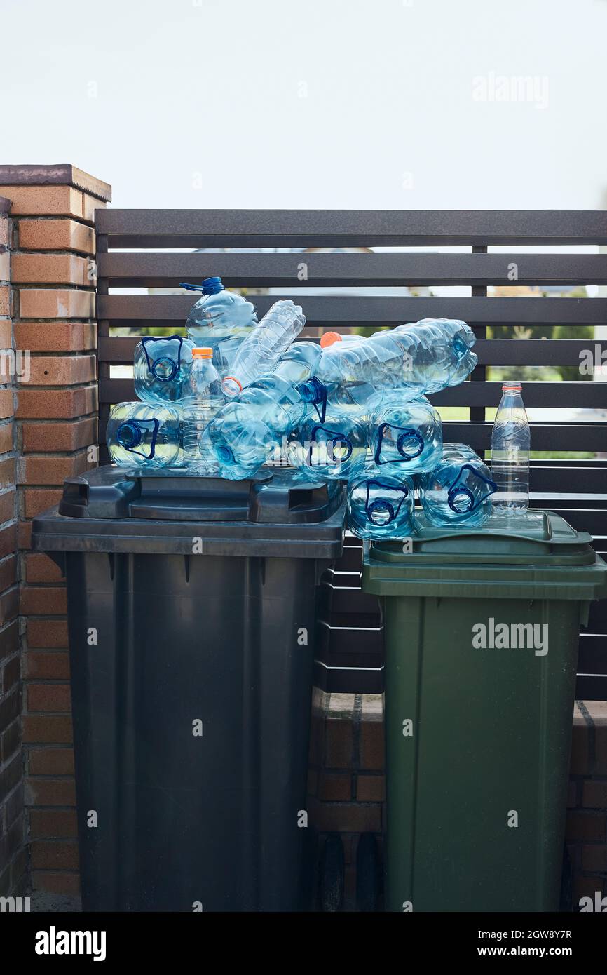 Waste containment hi-res stock photography and images - Alamy