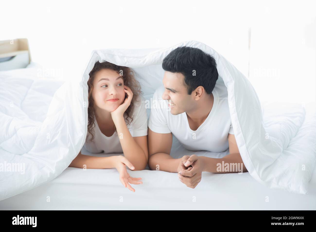 Partner talk bed hi-res stock photography and images - Alamy