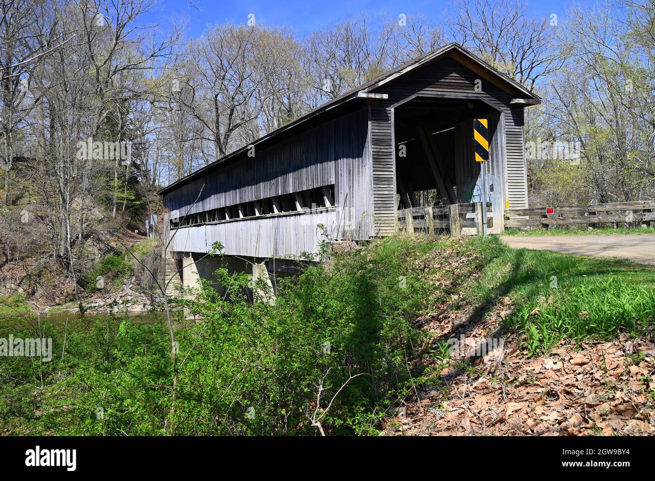 THE COVERED BRIDGES OF ASHTABULA COUNTY, OHIO...MIDDLE ROAD BRIDGE OVER ...