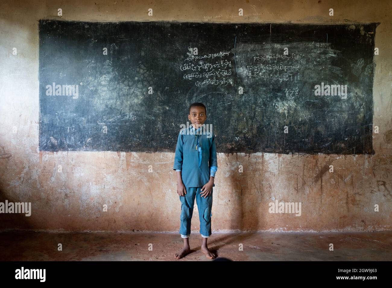 Poor boy rear view poverty hi-res stock photography and images - Alamy