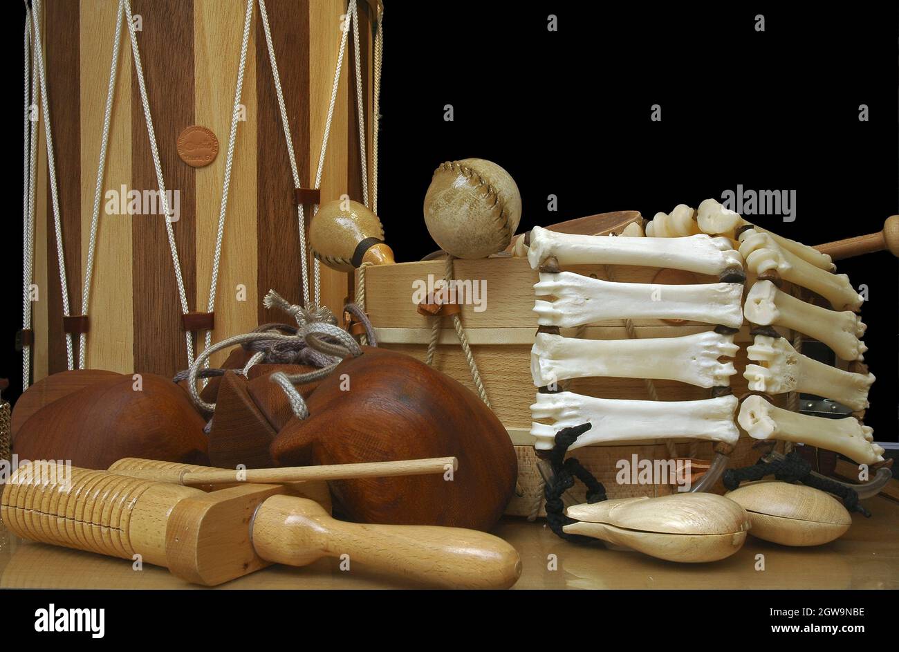 Rhythm bones hi-res stock photography and images - Alamy