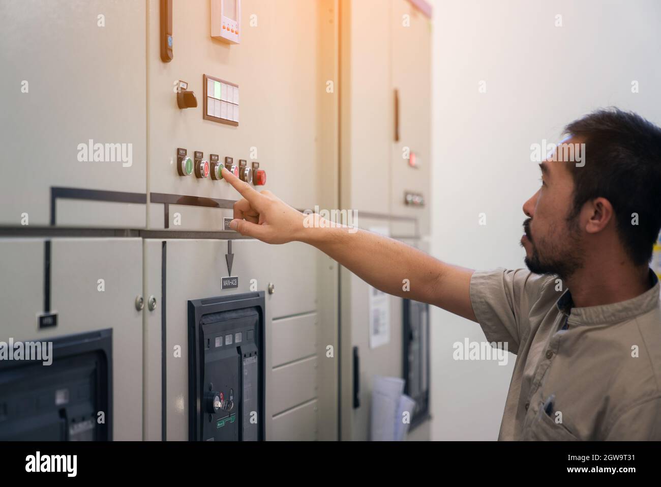 Testing voltage at panel hi-res stock photography and images - Alamy
