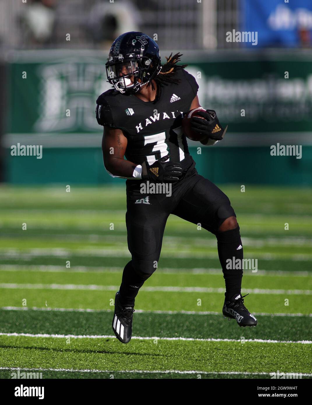 October 2, 2021 - Hawaii Rainbow Warriors running back Dedrick Parson ...