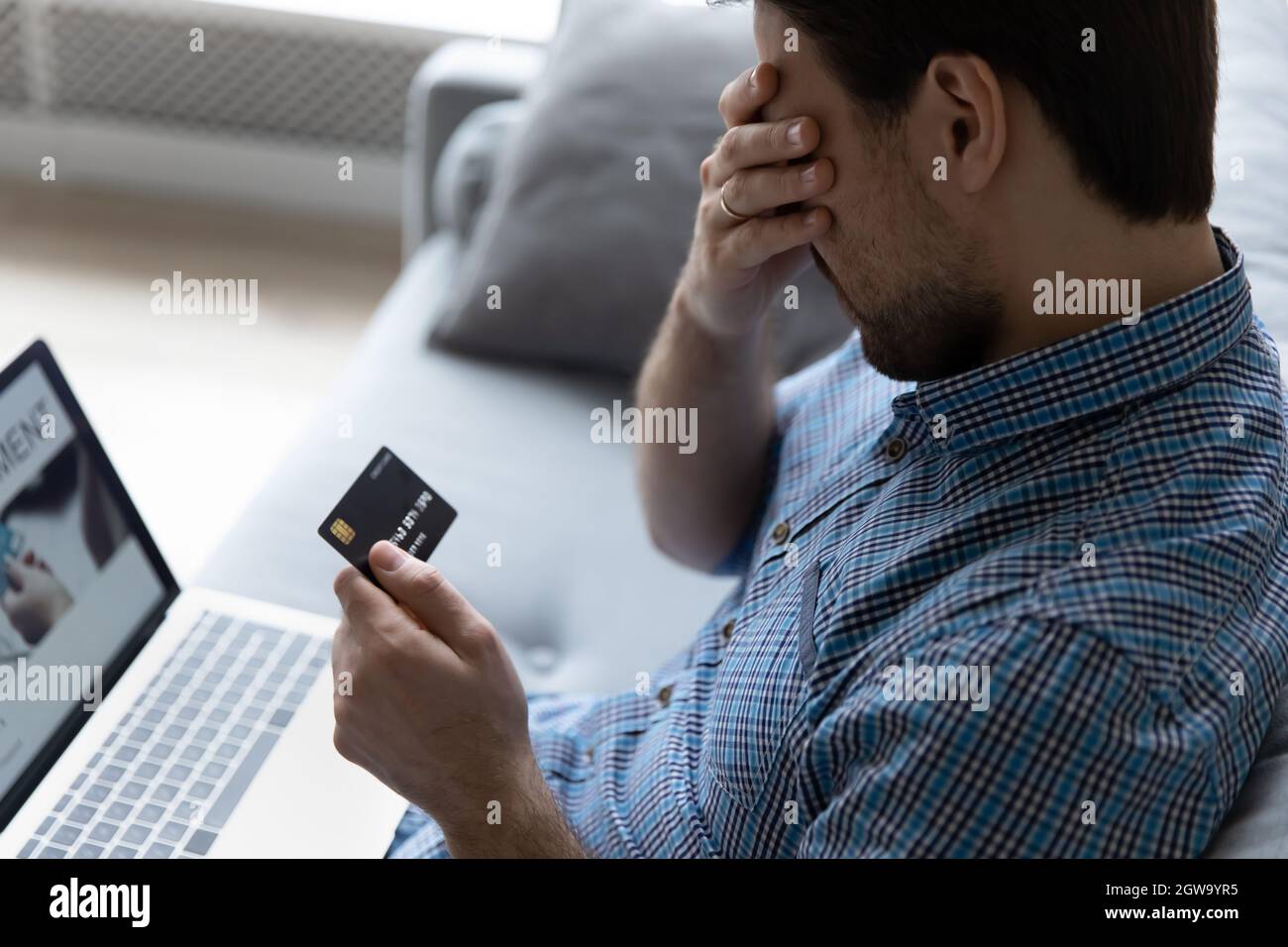 Unhappy banking customer hi-res stock photography and images - Alamy