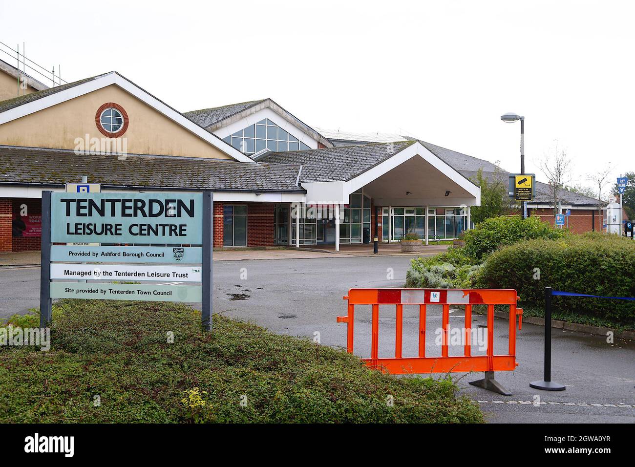 Tenterden, Kent, UK. 03 October, 2021. The Tenterden leisure centre in ...